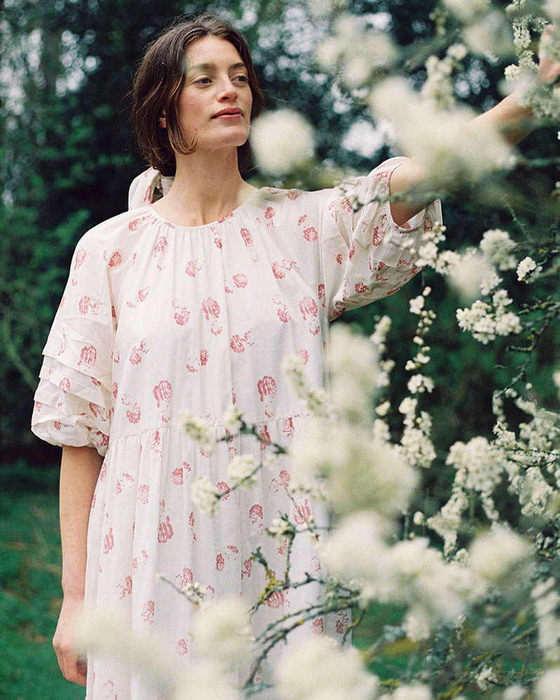 Welcome to the Cabbages & Roses Website– cabbagesandroses