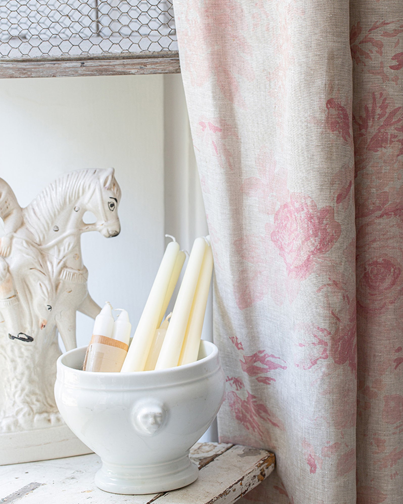 Mary Pink on Natural Linen | Cabbages & Roses– cabbagesandroses